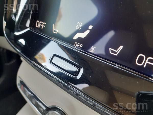 Серый Вольво XC40 2020 в Рига, объемом двигателя 2.00 л и пробегом 137 тыс. км за 24800 €, фото 10 на AUTOMOTO.COM.LV