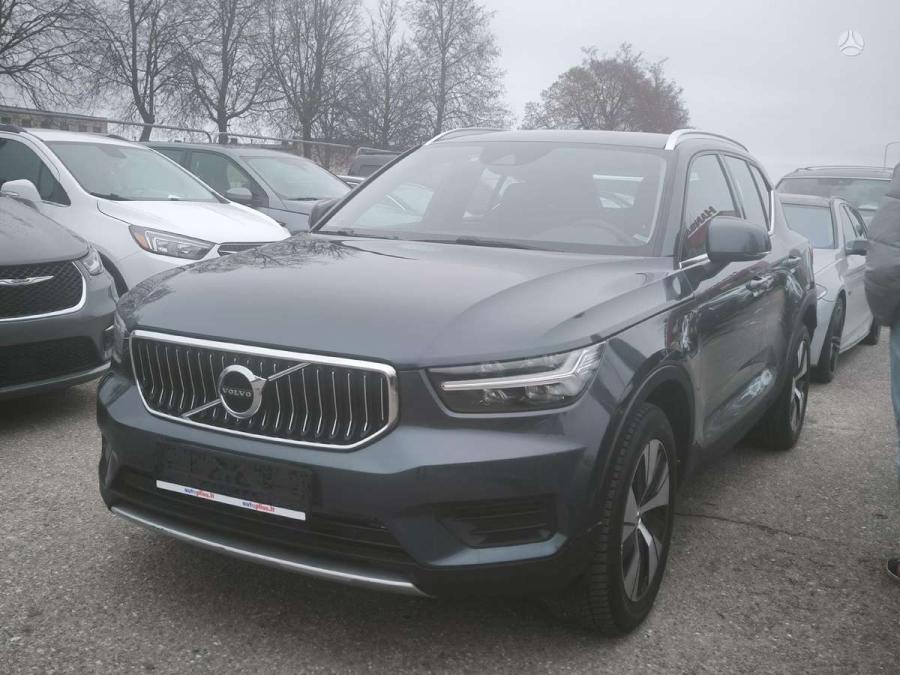 Pelēks Volvo XC40 2021 Šauļi, ar dzinēja tilpumu 1.48 L un nobraukumu 151 tūkst. km par 19500 €, foto 2 vietnē AUTOMOTO.COM.LV
