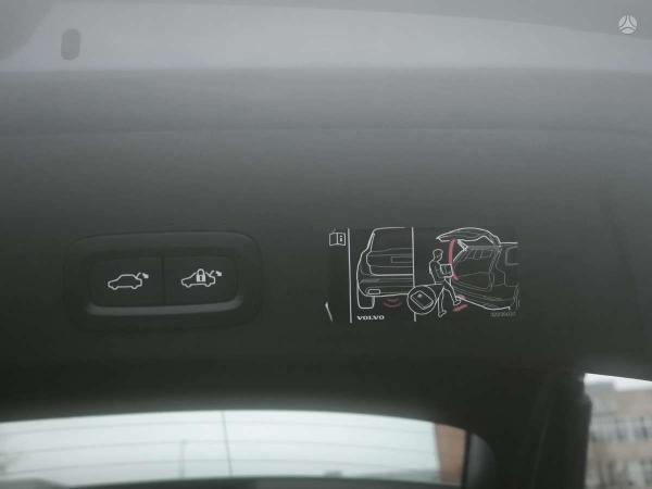 Grey Volvo XC40 2021 in Siauliai, with an engine capacity of 1.48 L and mileage of 151 thousand km for 19500 €, photo 11 on AUTOMOTO.COM.LV