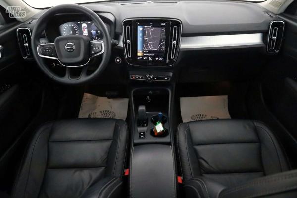 Grey Volvo XC40 2021 in Kaunas, with an engine capacity of 1.50 L and mileage of 50 thousand km for 30914 €, photo 3 on AUTOMOTO.COM.LV