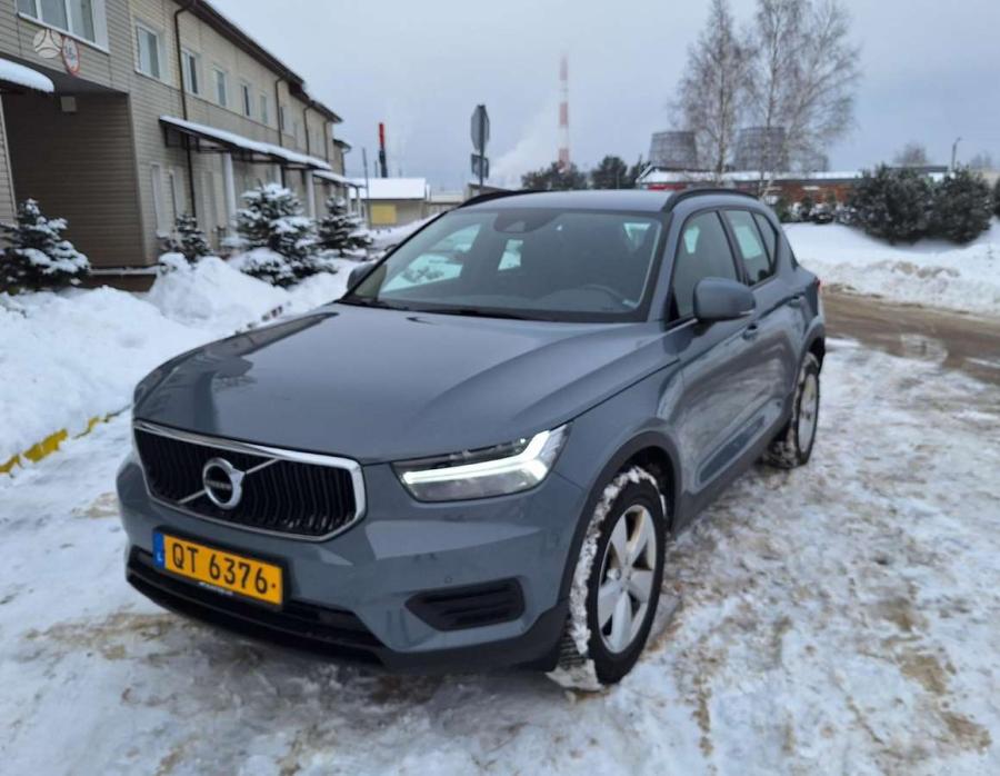 Pelēks Volvo XC40 2021 Viļņa, ar dzinēja tilpumu 1.48 L un nobraukumu 179 tūkst. km par 18090 €, foto 1 vietnē AUTOMOTO.COM.LV