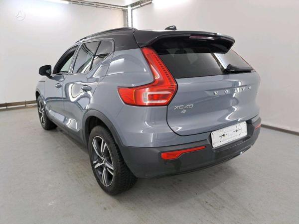Grey Volvo XC40 2021 in Vilnius, with an engine capacity of 1.48 L and mileage of 230 thousand km for 21417 €, photo 2 on AUTOMOTO.COM.LV