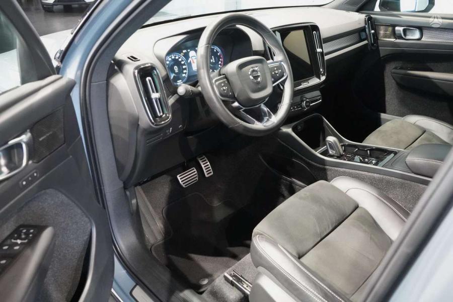 Grey Volvo XC40 2021 in Vilnius, with an engine capacity of 1.97 L and mileage of 113 thousand km for 24900 €, photo 9 on AUTOMOTO.COM.LV