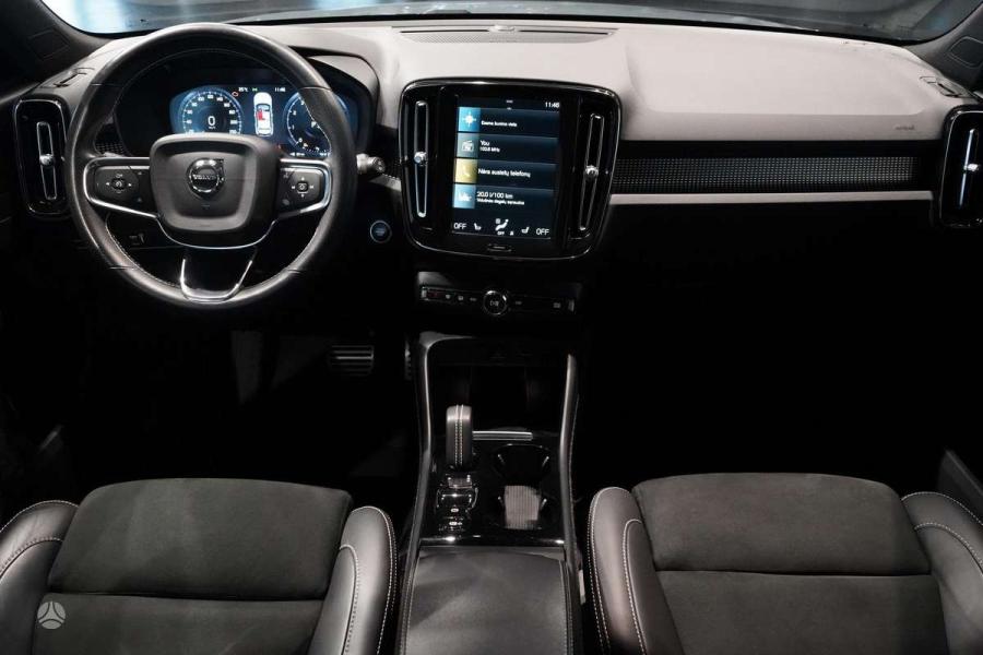 Grey Volvo XC40 2021 in Vilnius, with an engine capacity of 1.97 L and mileage of 113 thousand km for 24900 €, photo 10 on AUTOMOTO.COM.LV