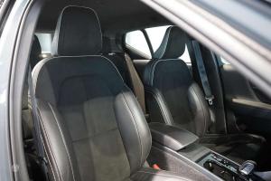 Grey Volvo XC40 2021 in Vilnius, with an engine capacity of 1.97 L and mileage of 113 thousand km for 24900 €, photo 12 on AUTOMOTO.COM.LV