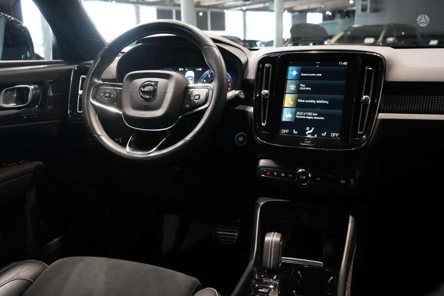 Grey Volvo XC40 2021 in Vilnius, with an engine capacity of 1.97 L and mileage of 113 thousand km for 24900 €, photo 16 on AUTOMOTO.COM.LV