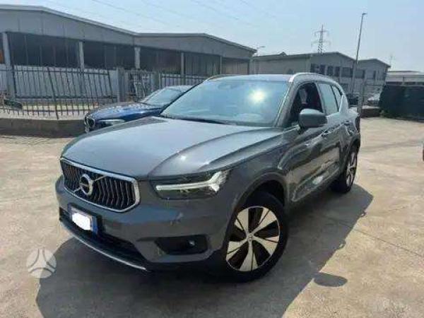 Pelēks Volvo XC40 2021 Kauņa, ar dzinēja tilpumu 1.48 L un nobraukumu 99 tūkst. km par 20950 €, foto 2 vietnē AUTOMOTO.COM.LV