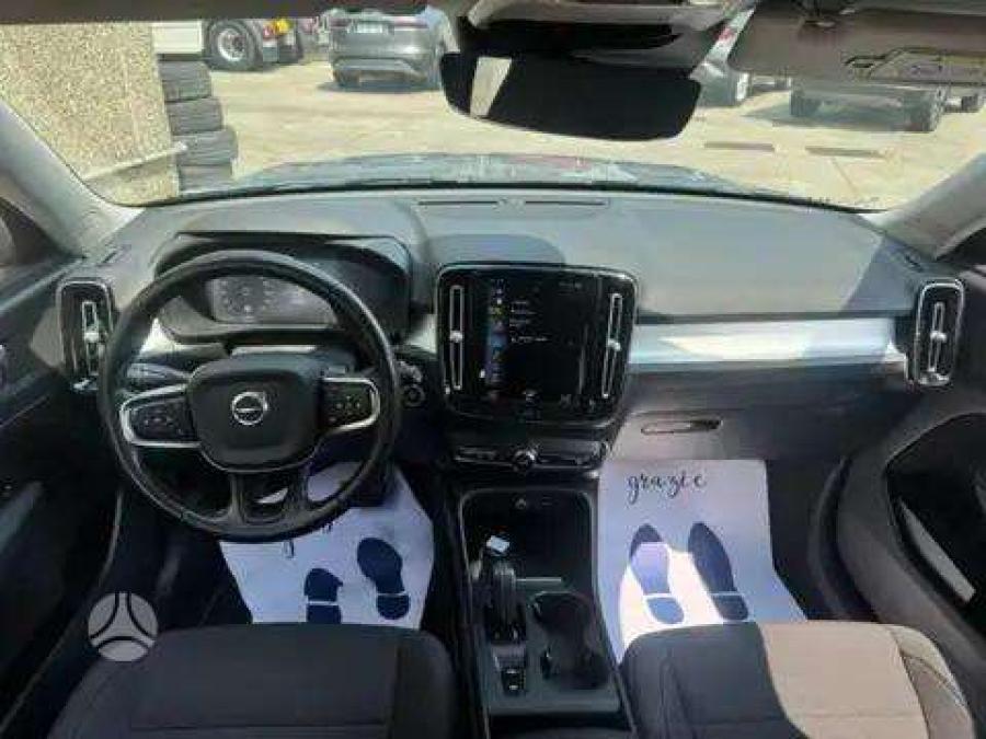 Pelēks Volvo XC40 2021 Kauņa, ar dzinēja tilpumu 1.48 L un nobraukumu 99 tūkst. km par 20950 €, foto 10 vietnē AUTOMOTO.COM.LV