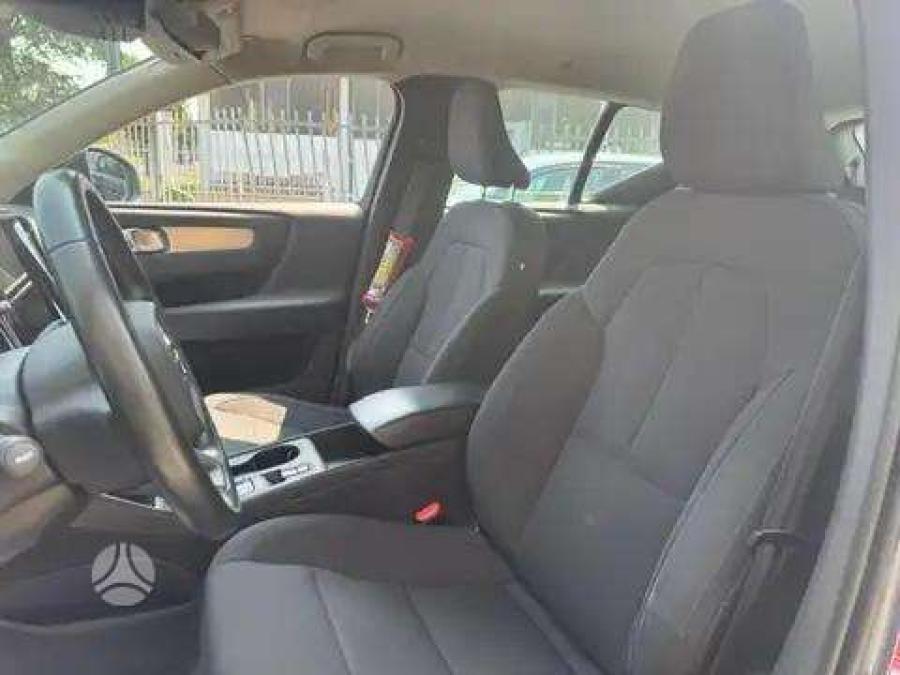 Pelēks Volvo XC40 2021 Kauņa, ar dzinēja tilpumu 1.48 L un nobraukumu 99 tūkst. km par 20950 €, foto 14 vietnē AUTOMOTO.COM.LV