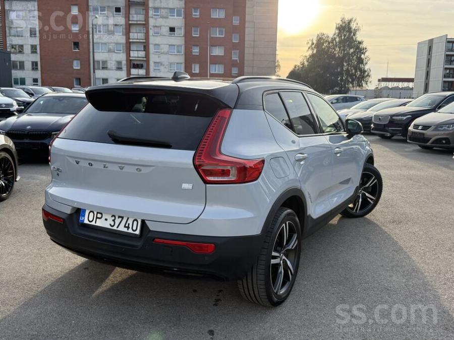 Pelēks Volvo XC40 2021 Jelgava, ar dzinēja tilpumu 1.50 L un nobraukumu 0 tūkst. km par 21500 €, foto 5 vietnē AUTOMOTO.COM.LV
