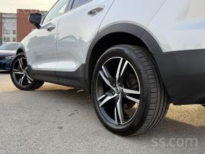 Pelēks Volvo XC40 2021 Jelgava, ar dzinēja tilpumu 1.50 L un nobraukumu 0 tūkst. km par 21500 €, foto 8 vietnē AUTOMOTO.COM.LV