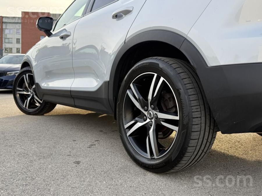 Pelēks Volvo XC40 2021 Jelgava, ar dzinēja tilpumu 1.50 L un nobraukumu 0 tūkst. km par 21500 €, foto 8 vietnē AUTOMOTO.COM.LV