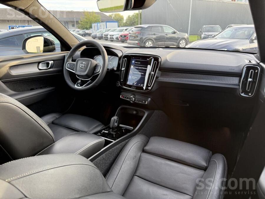 Pelēks Volvo XC40 2021 Jelgava, ar dzinēja tilpumu 1.50 L un nobraukumu 0 tūkst. km par 21500 €, foto 11 vietnē AUTOMOTO.COM.LV