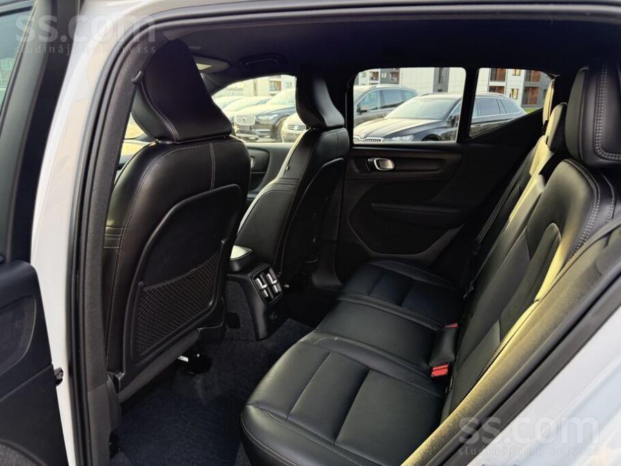 Pelēks Volvo XC40 2021 Jelgava, ar dzinēja tilpumu 1.50 L un nobraukumu 0 tūkst. km par 21500 €, foto 13 vietnē AUTOMOTO.COM.LV