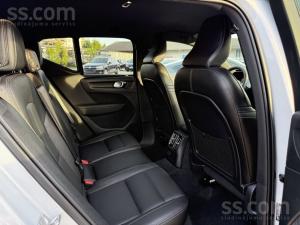 Pelēks Volvo XC40 2021 Jelgava, ar dzinēja tilpumu 1.50 L un nobraukumu 0 tūkst. km par 21500 €, foto 14 vietnē AUTOMOTO.COM.LV