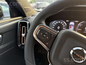 Pelēks Volvo XC40 2021 Jelgava, ar dzinēja tilpumu 1.50 L un nobraukumu 0 tūkst. km par 21500 €, foto 19 vietnē AUTOMOTO.COM.LV