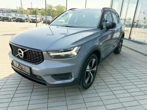 Grey Volvo XC40 2021 in Kaunas, with an engine capacity of 1.48 L and mileage of 151 thousand km for 22500 €, photo 1 on AUTOMOTO.COM.LV