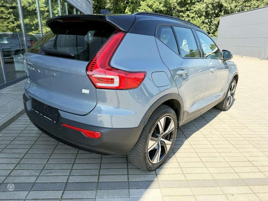Pelēks Volvo XC40 2021 Kauņa, ar dzinēja tilpumu 1.48 L un nobraukumu 151 tūkst. km par 22500 €, foto 4 vietnē AUTOMOTO.COM.LV