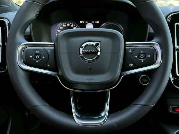 Grey Volvo XC40 2021 in Kaunas, with an engine capacity of 1.48 L and mileage of 151 thousand km for 22500 €, photo 8 on AUTOMOTO.COM.LV