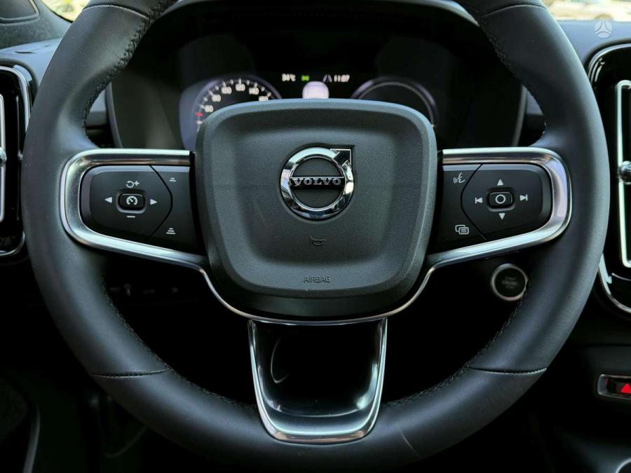 Pelēks Volvo XC40 2021 Kauņa, ar dzinēja tilpumu 1.48 L un nobraukumu 151 tūkst. km par 22500 €, foto 9 vietnē AUTOMOTO.COM.LV