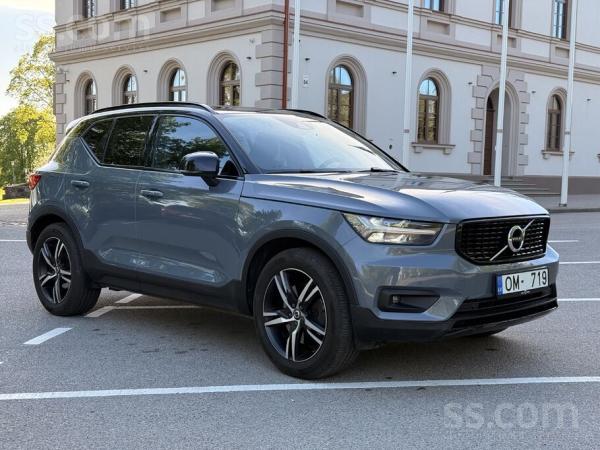 Серый Вольво XC40 2021 в Лиепая, объемом двигателя 1.50 л и пробегом 83 тыс. км за 26500 €, фото 1 на AUTOMOTO.COM.LV