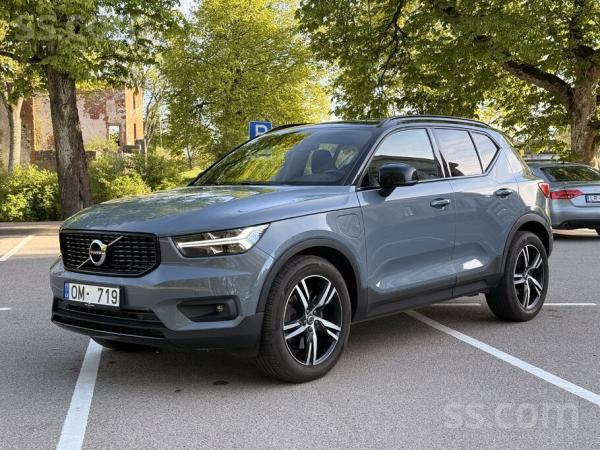 Серый Вольво XC40 2021 в Лиепая, объемом двигателя 1.50 л и пробегом 83 тыс. км за 26500 €, фото 3 на AUTOMOTO.COM.LV