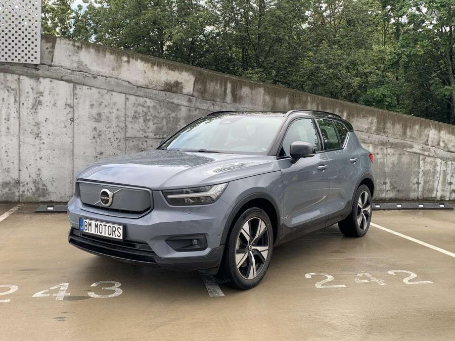 Grey Volvo XC40 2021 in Vilnius, with an engine capacity of 0.00 L and mileage of 153 thousand km for 19999 €, photo 3 on AUTOMOTO.COM.LV