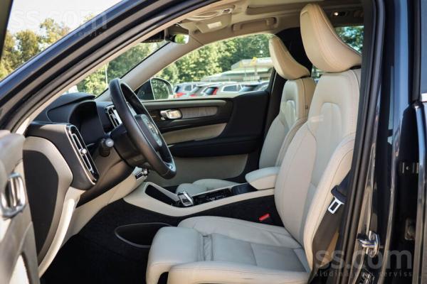 Grey Volvo XC40 2021 in Tukums, with an engine capacity of 2.00 L and mileage of 215 thousand km for 18490 €, photo 7 on AUTOMOTO.COM.LV