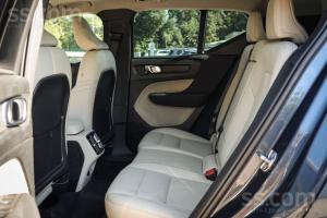 Pelēks Volvo XC40 2021 Tukums, ar dzinēja tilpumu 2.00 L un nobraukumu 215 tūkst. km par 18490 €, foto 8 vietnē AUTOMOTO.COM.LV