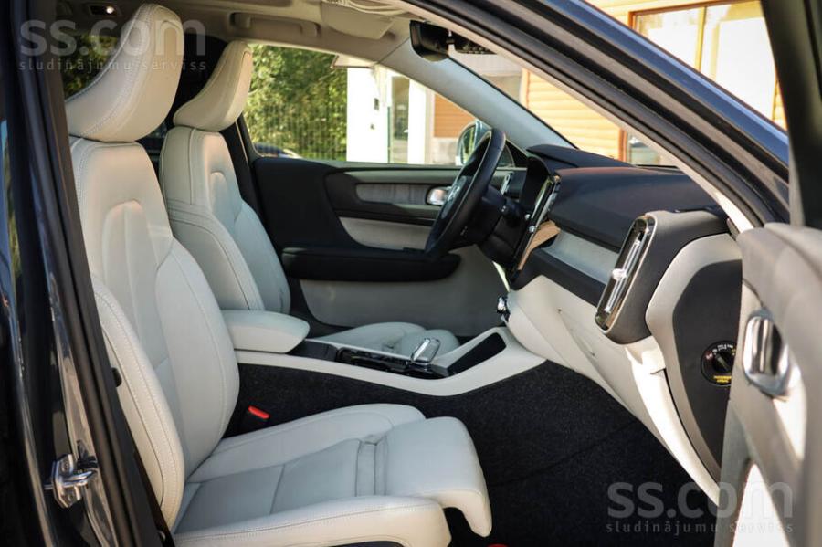 Pelēks Volvo XC40 2021 Tukums, ar dzinēja tilpumu 2.00 L un nobraukumu 215 tūkst. km par 18490 €, foto 9 vietnē AUTOMOTO.COM.LV