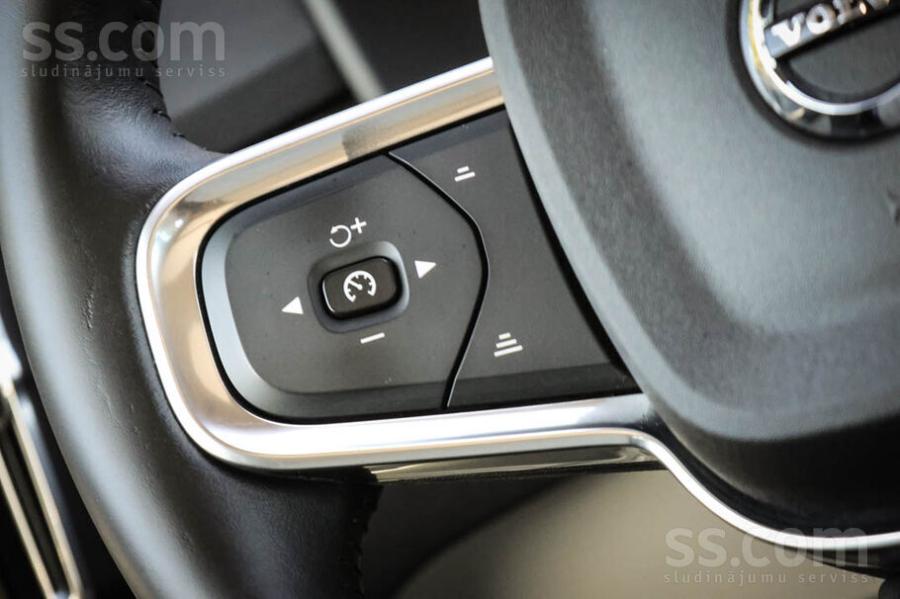 Pelēks Volvo XC40 2021 Tukums, ar dzinēja tilpumu 2.00 L un nobraukumu 215 tūkst. km par 18490 €, foto 17 vietnē AUTOMOTO.COM.LV