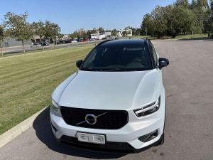 Pelēks Volvo XC40 2021 Panevēža, ar dzinēja tilpumu 1.48 L un nobraukumu 184 tūkst. km par 18300 €, foto 3 vietnē AUTOMOTO.COM.LV