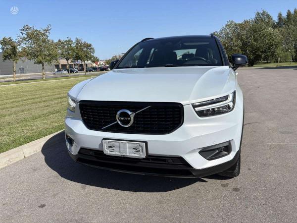 Pelēks Volvo XC40 2021 Panevēža, ar dzinēja tilpumu 1.48 L un nobraukumu 184 tūkst. km par 18300 €, foto 7 vietnē AUTOMOTO.COM.LV