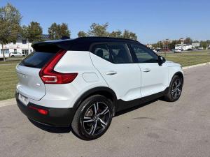 Pelēks Volvo XC40 2021 Panevēža, ar dzinēja tilpumu 1.48 L un nobraukumu 184 tūkst. km par 18300 €, foto 9 vietnē AUTOMOTO.COM.LV