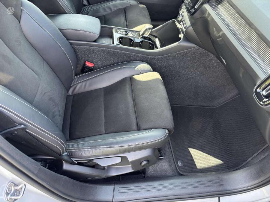 Pelēks Volvo XC40 2021 Panevēža, ar dzinēja tilpumu 1.48 L un nobraukumu 184 tūkst. km par 18300 €, foto 16 vietnē AUTOMOTO.COM.LV