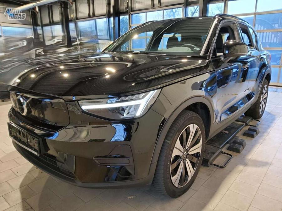 Grey Volvo XC40 2022 in Kaunas, with an engine capacity of 0.00 L and mileage of 24 thousand km for 31114 €, photo 2 on AUTOMOTO.COM.LV
