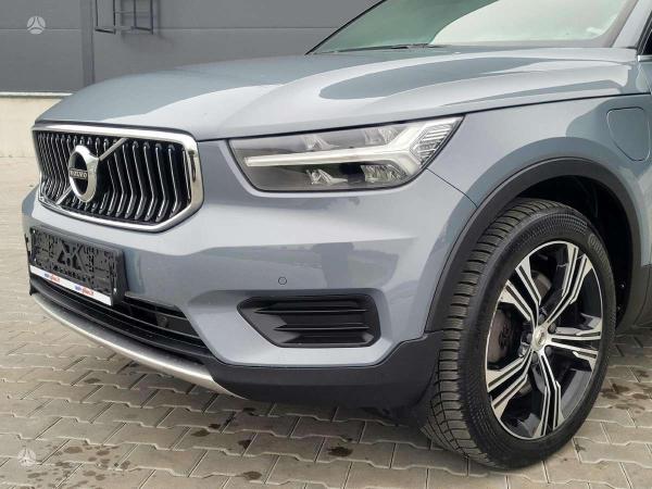 Grey Volvo XC40 2022 in Siauliai, with an engine capacity of 1.48 L and mileage of 117 thousand km for 22950 €, photo 9 on AUTOMOTO.COM.LV