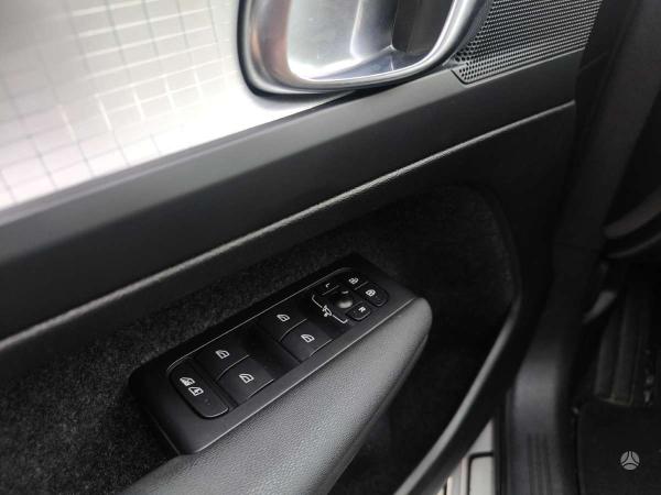 Серый Вольво XC40 2022 в Шяуляй, объемом двигателя 1.48 л и пробегом 176 тыс. км за 11900 €, фото 11 на AUTOMOTO.COM.LV