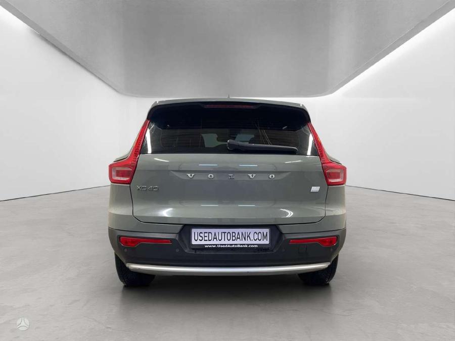Grey Volvo XC40 2022 in Marijampole, with an engine capacity of 1.48 L and mileage of 180 thousand km for 19348 €, photo 5 on AUTOMOTO.COM.LV