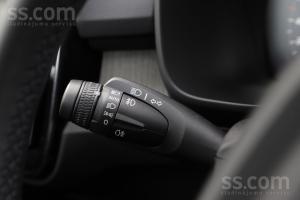 Pelēks Volvo XC40 2022 Tukums, ar dzinēja tilpumu 1.50 L un nobraukumu 124 tūkst. km par 21900 €, foto 13 vietnē AUTOMOTO.COM.LV