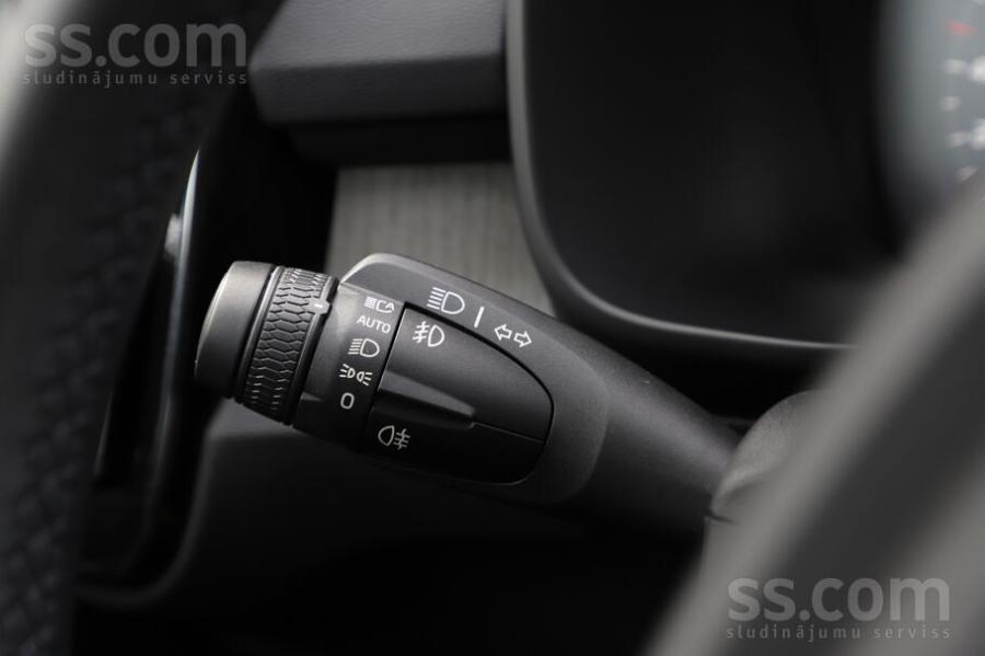 Pelēks Volvo XC40 2022 Tukums, ar dzinēja tilpumu 1.50 L un nobraukumu 124 tūkst. km par 21900 €, foto 13 vietnē AUTOMOTO.COM.LV