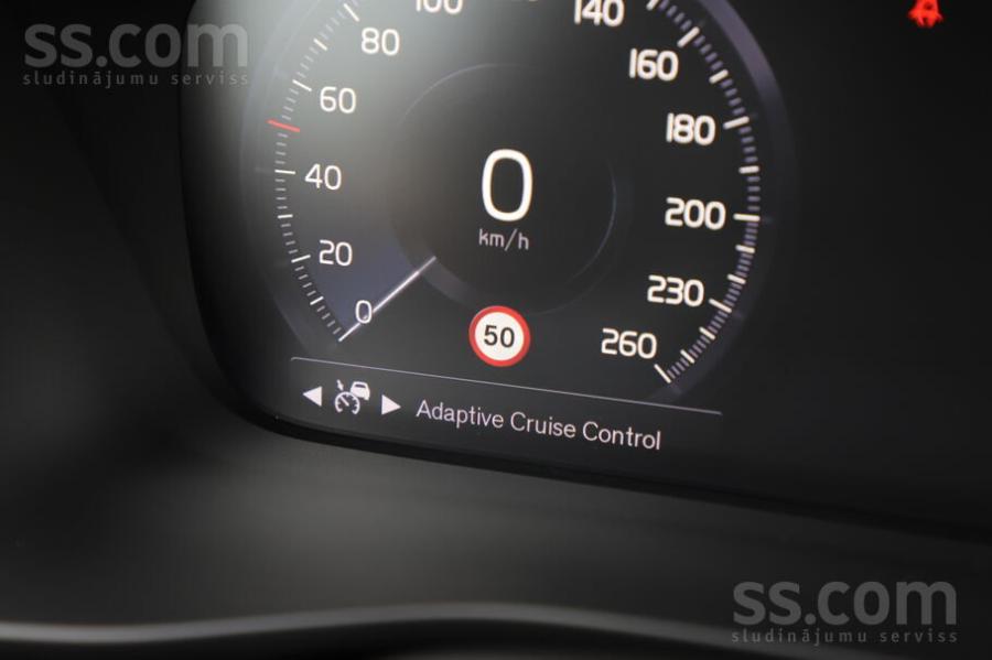 Pelēks Volvo XC40 2022 Tukums, ar dzinēja tilpumu 1.50 L un nobraukumu 124 tūkst. km par 21900 €, foto 14 vietnē AUTOMOTO.COM.LV