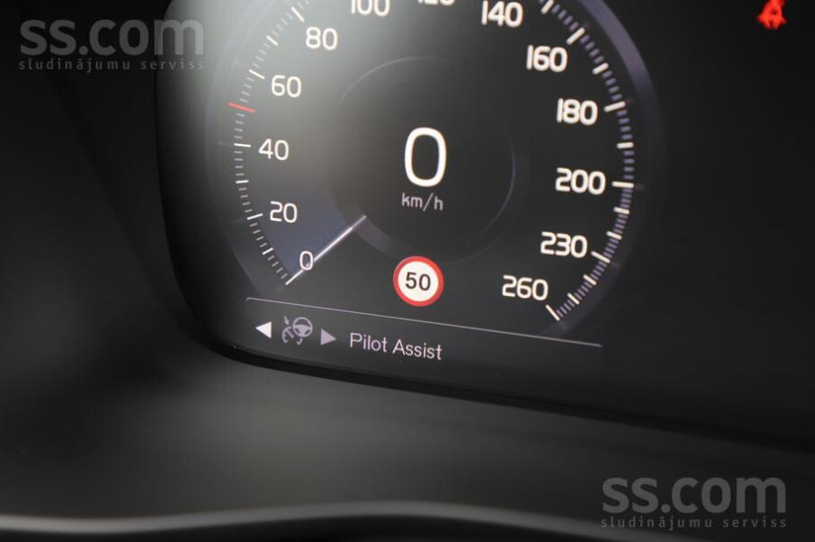 Pelēks Volvo XC40 2022 Tukums, ar dzinēja tilpumu 1.50 L un nobraukumu 124 tūkst. km par 21900 €, foto 15 vietnē AUTOMOTO.COM.LV