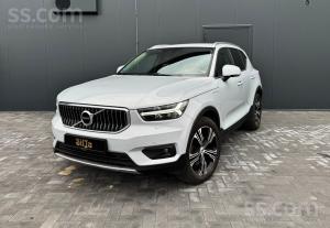 Серый Вольво XC40 2022 в Кулдига, объемом двигателя 1.50 л и пробегом 0 тыс. км за 24690 €, фото  на AUTOMOTO.COM.LV