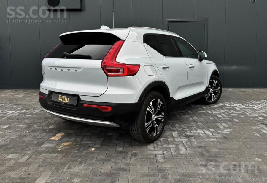 Серый Вольво XC40 2022 в Кулдига, объемом двигателя 1.50 л и пробегом 0 тыс. км за 24690 €, фото 4 на AUTOMOTO.COM.LV