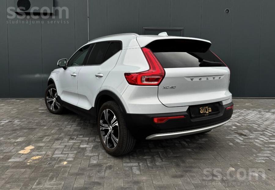 Серый Вольво XC40 2022 в Кулдига, объемом двигателя 1.50 л и пробегом 0 тыс. км за 24690 €, фото 5 на AUTOMOTO.COM.LV
