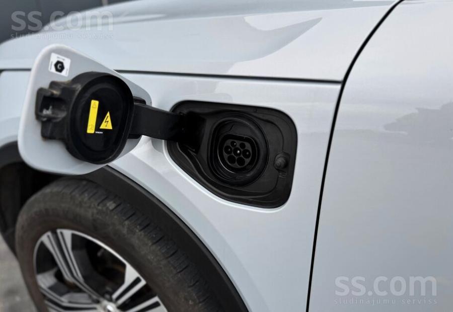 Серый Вольво XC40 2022 в Кулдига, объемом двигателя 1.50 л и пробегом 0 тыс. км за 24690 €, фото 9 на AUTOMOTO.COM.LV