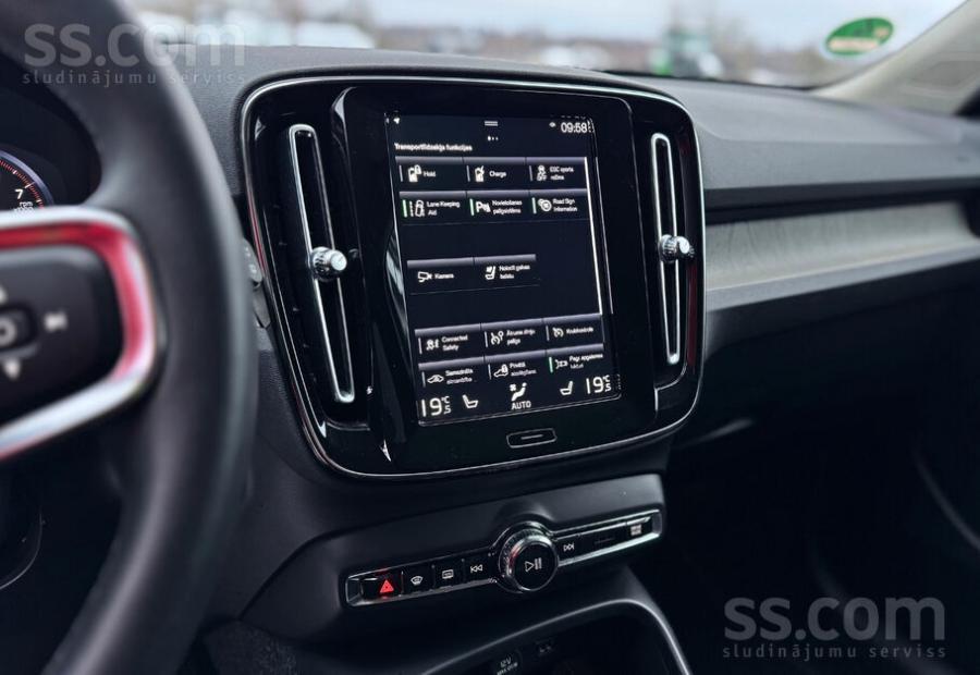 Серый Вольво XC40 2022 в Кулдига, объемом двигателя 1.50 л и пробегом 0 тыс. км за 24690 €, фото 15 на AUTOMOTO.COM.LV