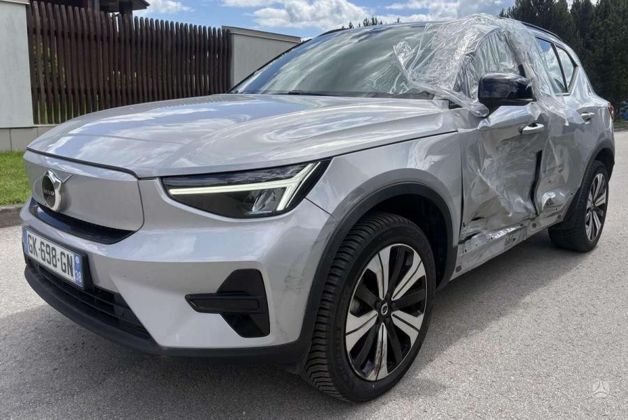 Серый Вольво XC40 2022 в Каунас, объемом двигателя 0.00 л и пробегом 40 тыс. км за 15999 €, фото 5 на AUTOMOTO.COM.LV