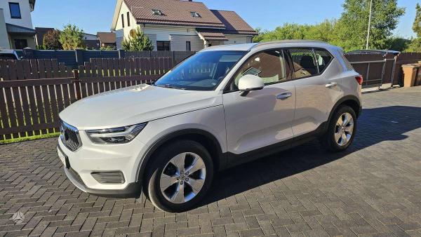 Pelēks Volvo XC40 2022 Panevēža, ar dzinēja tilpumu 1.48 L un nobraukumu 184 tūkst. km par 16999 €, foto 3 vietnē AUTOMOTO.COM.LV